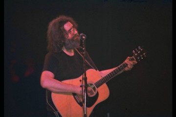 Jerry Solo Acoustic, Capitol Theater, Passaic NJ, 04/10/1982 - Jerry Garcia