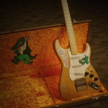 FENDER CUSTOM SHOP TO RELEASE REPLICA OF JERRY GARCIA’S LEGENDARY AND ...